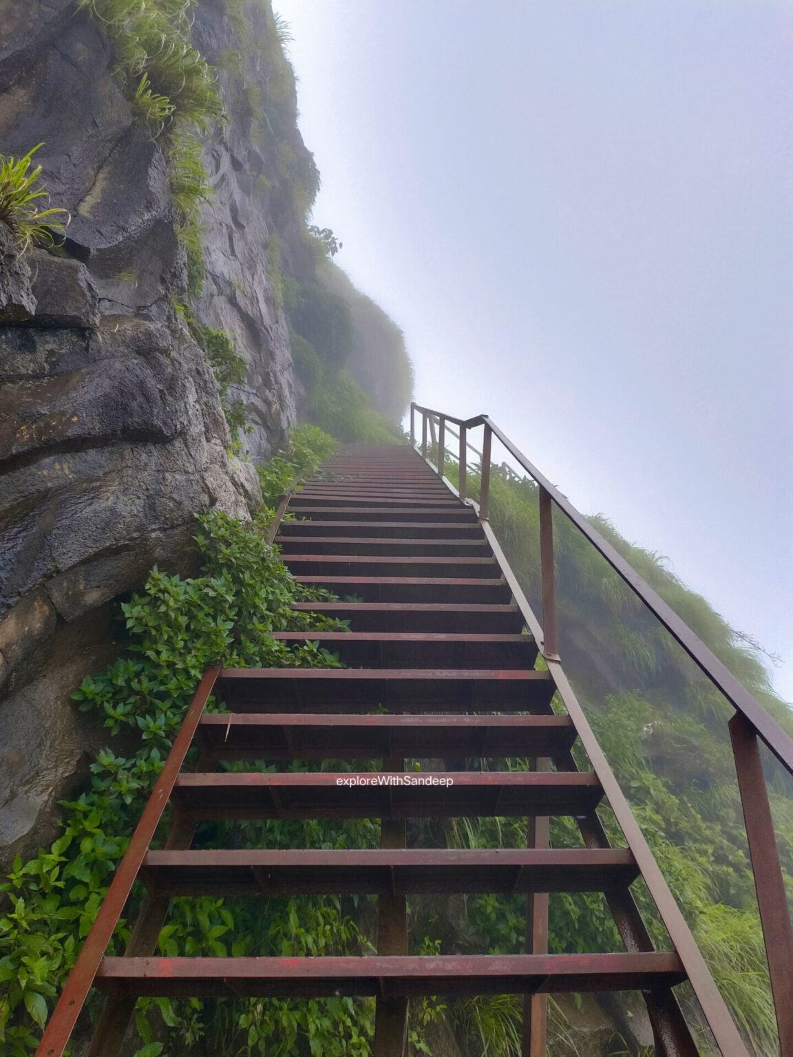 Exploring Raireshwar Fort: The Birthplace of Maratha Swarajya and Bhor ...